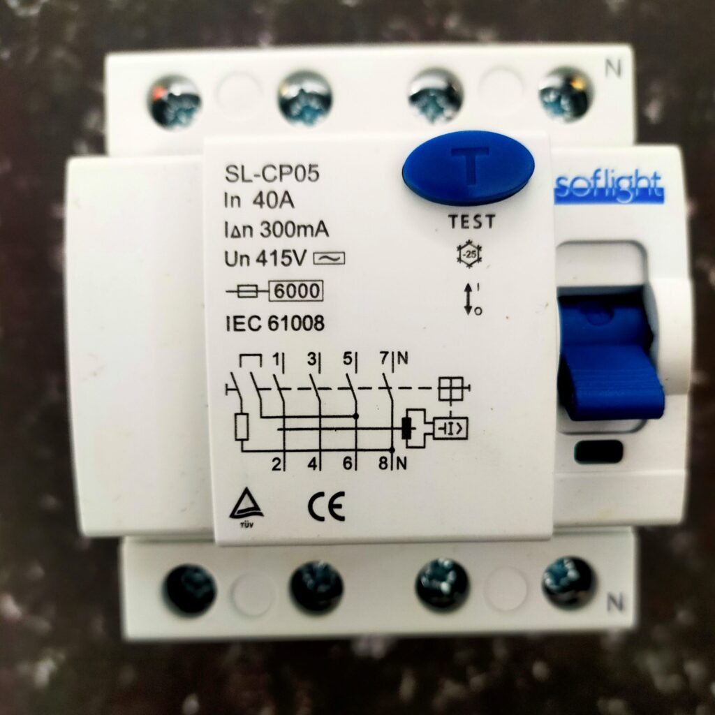 INTERRUPTOR DIFERENCIAL TRIFÁSICO SOFLIGHT TIPO AC 25A 30mA - M-shop.net
